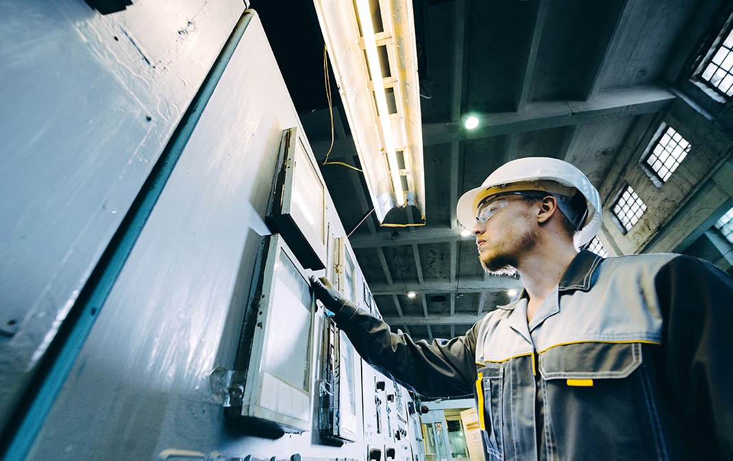 Low-Carbon Data Center Backup Power Systems